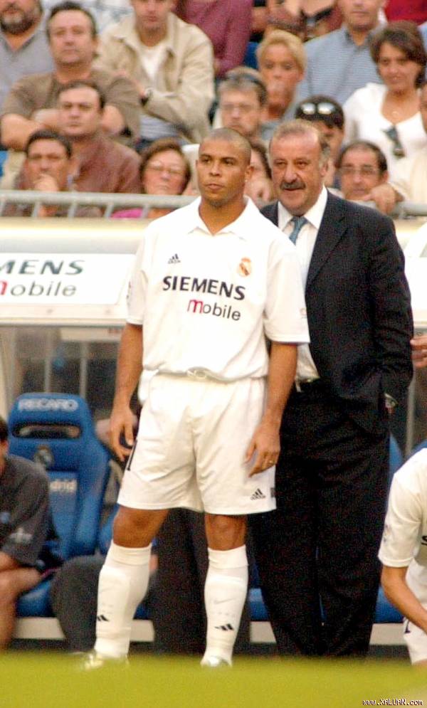 Tròn 15 năm ‘Người ngoài hành tinh’ Ronaldo ra mắt Real Madrid