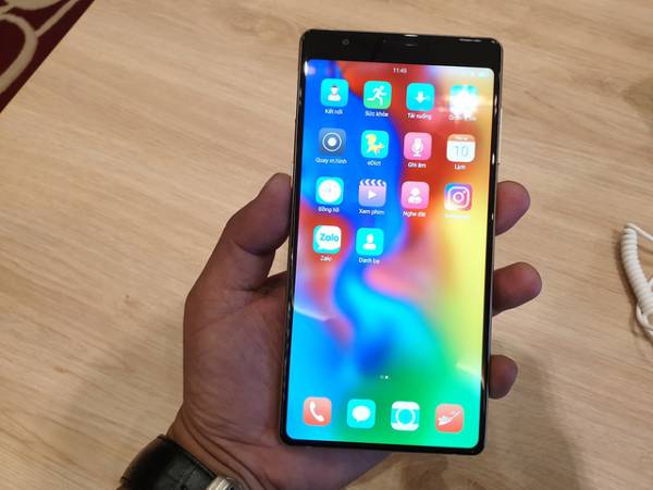 Phiên bản Bphone 3 Pro giá 9,9 triệu đồng khác gì Bphone 3 giá 6,9 triệu?