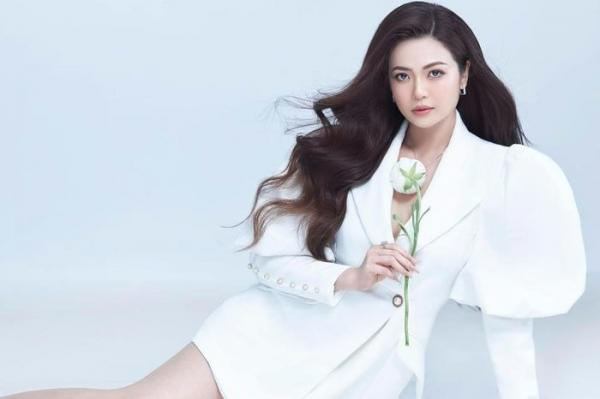 Kieu Anh exhibe sa magnifique propriété aux allures de château à l'âge de 43 ans - Le derniere heure